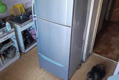 Тогр уместен) Холодильник бу Большой Panasonic