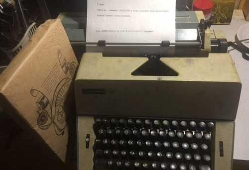 Пишущая машинка "Роботрон"