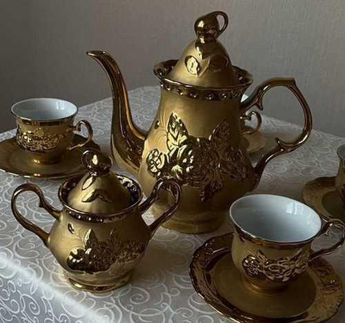 Чайный сервиз золотой фарфоровый