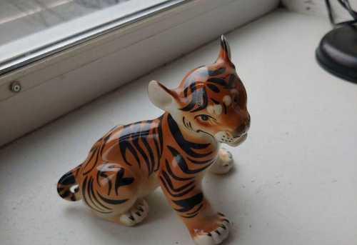Фарфоровые статуэтки тигрёнок