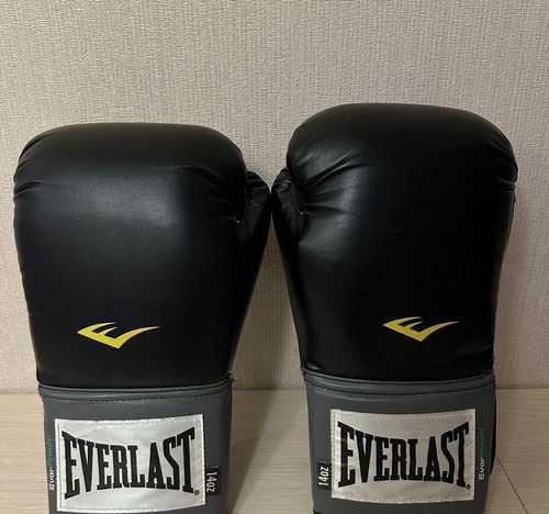 Боксерские перчатки 14 oz everlast