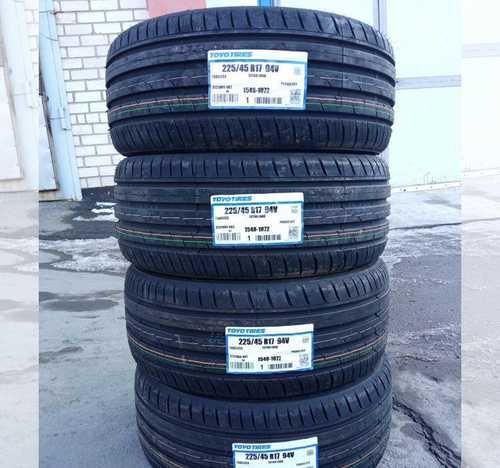 Toyo Proxes CF2 225/45 R17 94V