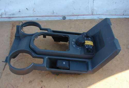 Накладка консоли Land Rover Discovery III 2006г