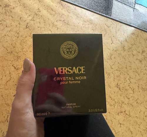 Versace crystal noir 90мл