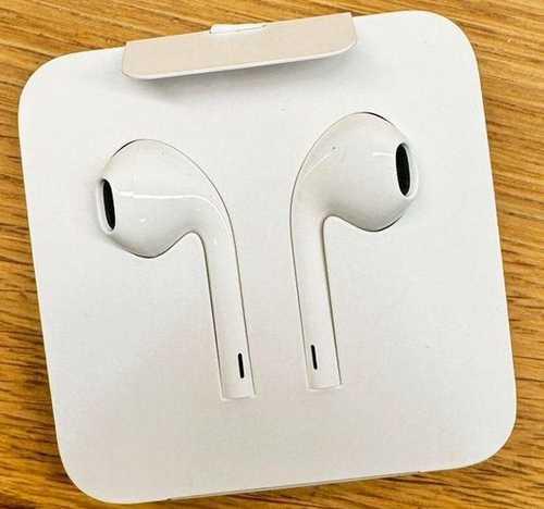 Наушники apple earpods lightning из комплекта