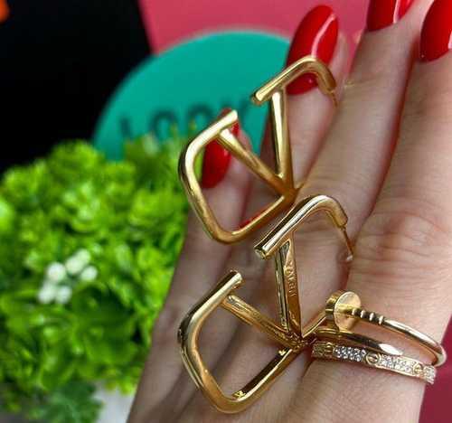 Серьги Valentino