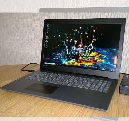 Lenovo Core i3-6006U, nVidia 920MX, SSD-256Gb, 6Gb