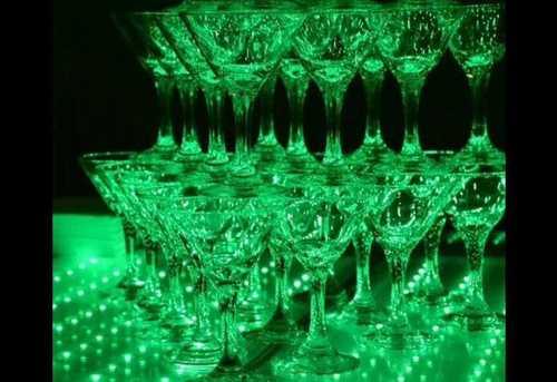 Светящийся стол для пирамиды из шампанского