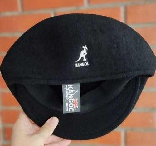 Кепка берет кангол kangol тёплая с белым кенгуру