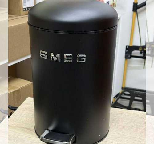Мусорное ведро механическое smeg