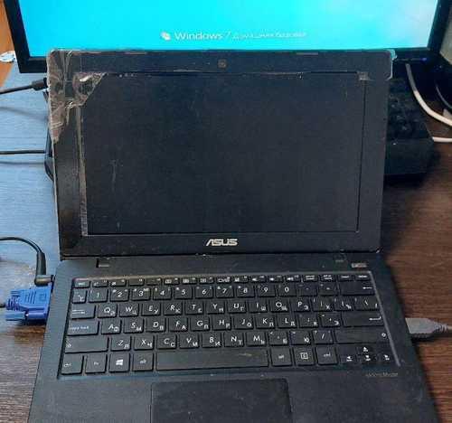 Компактный ноутбук Asus F200M разбит экран