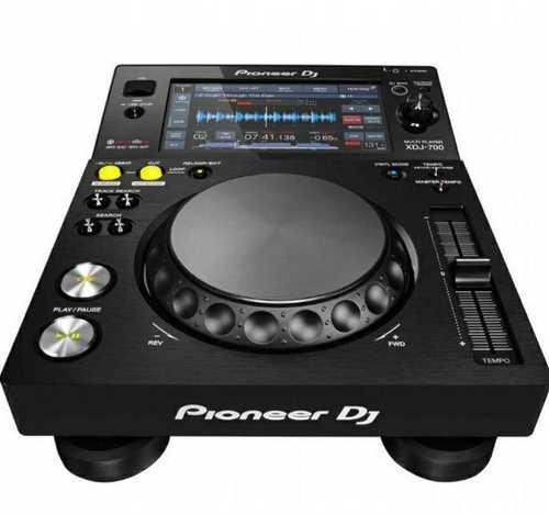 DJ контроллер Pioneer XDJ-700