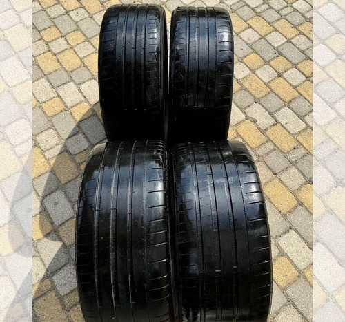 Michelin Pilot Super Sport 245/35 R20 и 275/35 R20 102Y