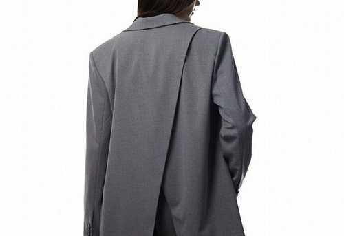 Пиджак с асимметричной спиной