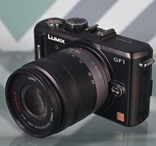 Panasonic Lumix DMC-GF1 kit 14-42mm OIS