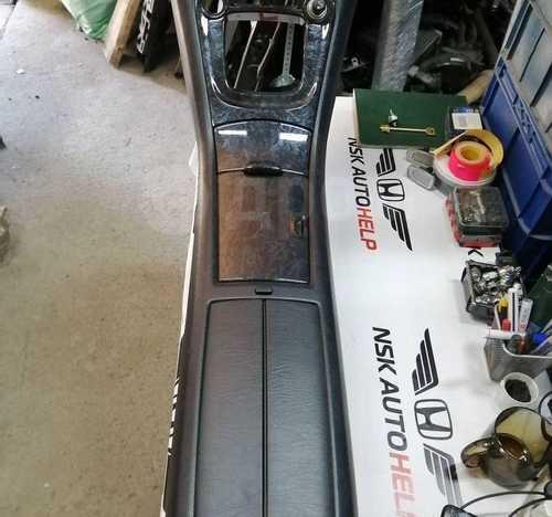 Подлокотник Toyota Kluger V MCU25W 1MZ 2003
