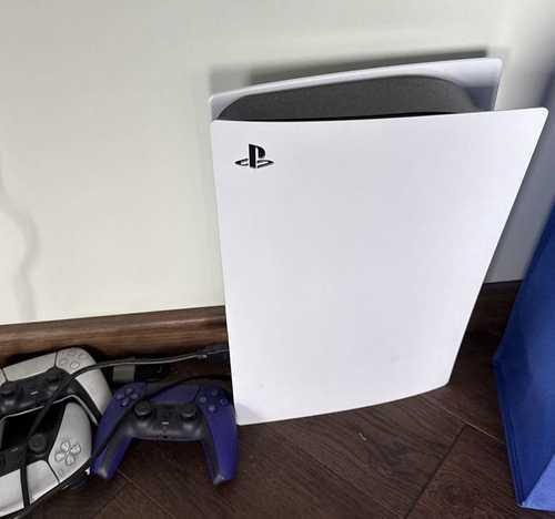 Sony PlayStation 5 Blu-Ray, 2 геймпада