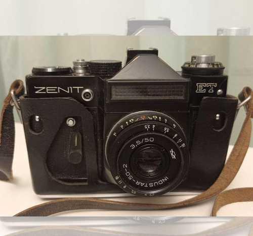 Фотоаппарат пленочный Zenit