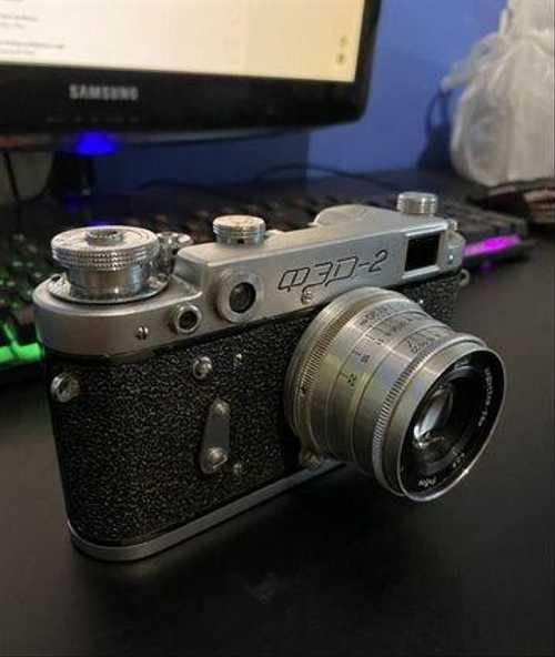 Плёночный фотоаппарат фэд-2