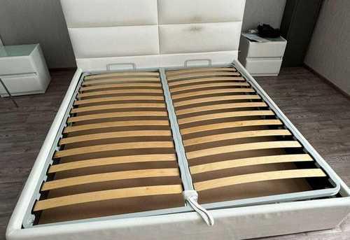 Кровать двухспальная 180 на 200
