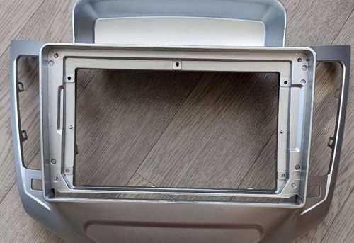 Рамка для магнитолы на Chevrolet Cruze 2012