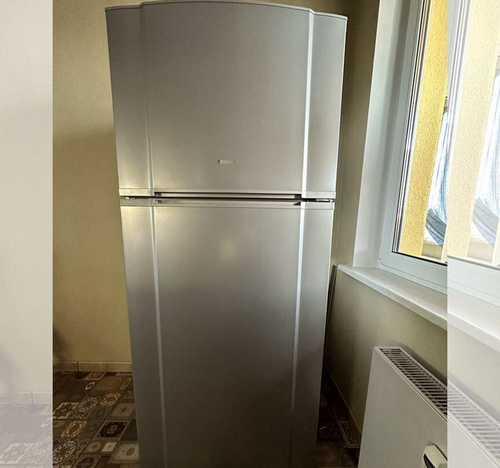 Холодильник Toshiba GR-KE69R(S)