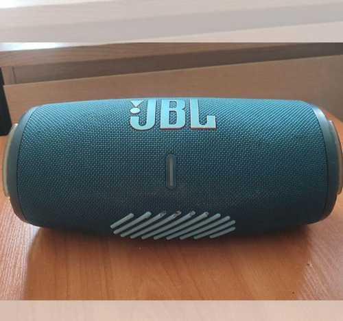 Акустические колонки jbl