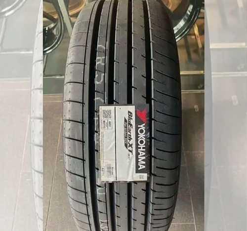 Yokohama BluEarth-XT AE61 235/65 R18