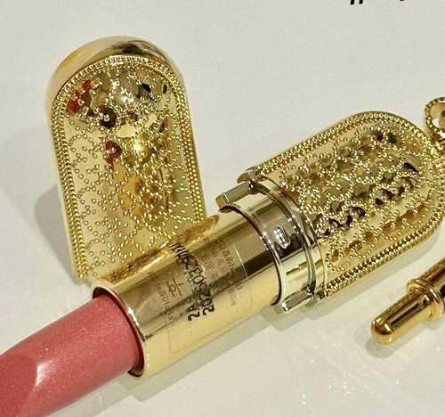 Помада The History Luxury Lipstick. Тон # 12