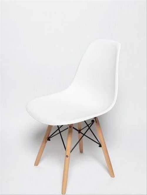 Стул eames Sc 001