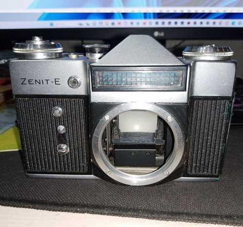 Пленочный фотоаппарат zenit - E