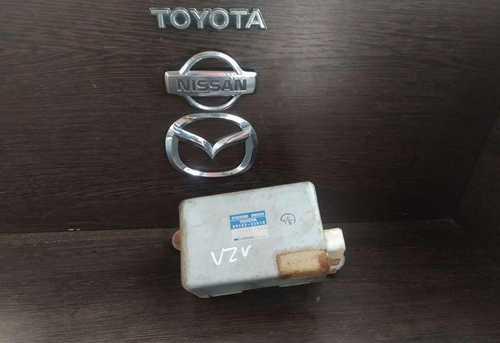 Блок управления рулевой рейкой Тойота Camry VZV33