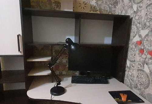 Компьютерный стол с полками и ящиками