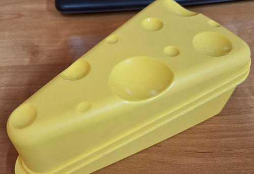 Контейнер пластиковый в форме сыра