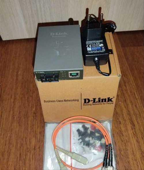 Медиаконвертер Dlink DMC-F02SC с блоком питания