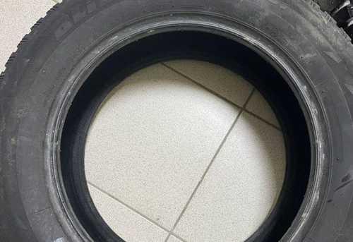 Bridgestone Blizzak Spike-01 215/60 R16