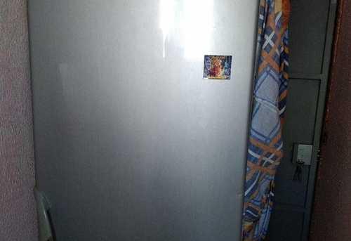 Продам холодильник двухкамерный LG