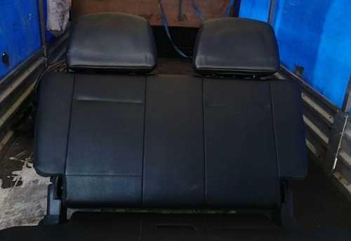 Кожаные сиденья 3 ряд на Mitsubishi Pagero