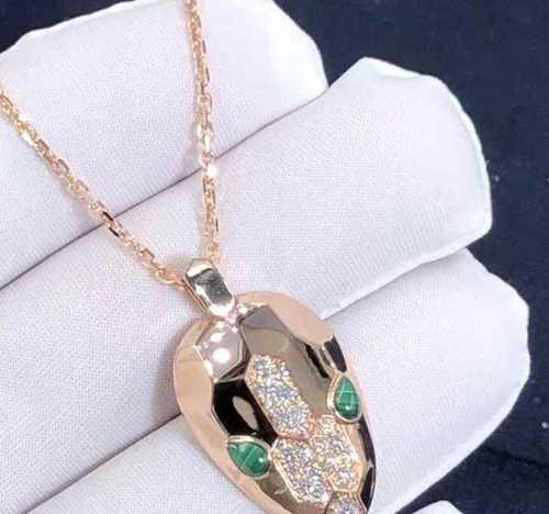 Bvlgari колье Serpenti 0.19 ct с малахитом