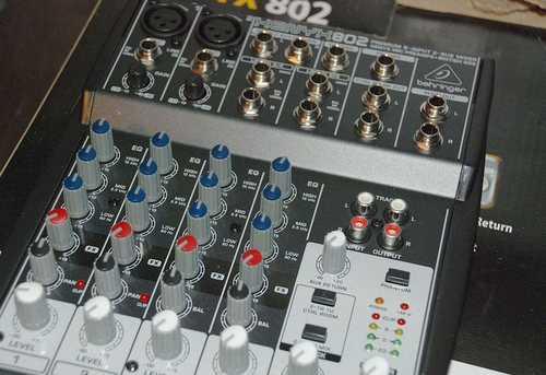 Пульт микшерный Behringer Xenyx 802