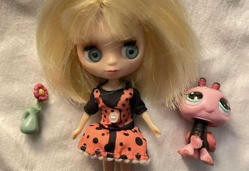 Кукла blythe божья коровка