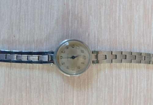 Часы женские СССР