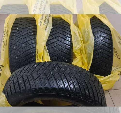 Goodyear UltraGrip Ice Arctic SUV 225/65 R17 102T