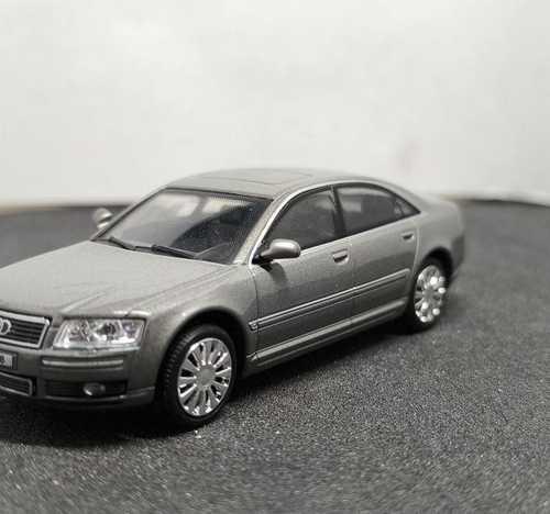 Модель Audi A8 1:43 Cararama