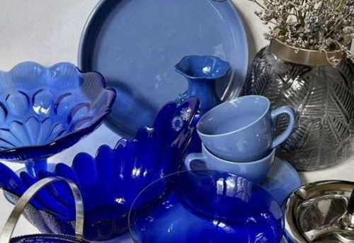 Винтажная посуда из синего стекла