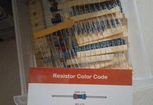 Набор резисторов и конденсаторов