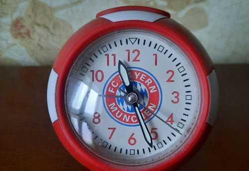 Часы настольные футбольный мяч Бавария Мюнхен