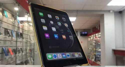 Бе8 Планшет Apple iPad Air 32Gb Wi-Fi