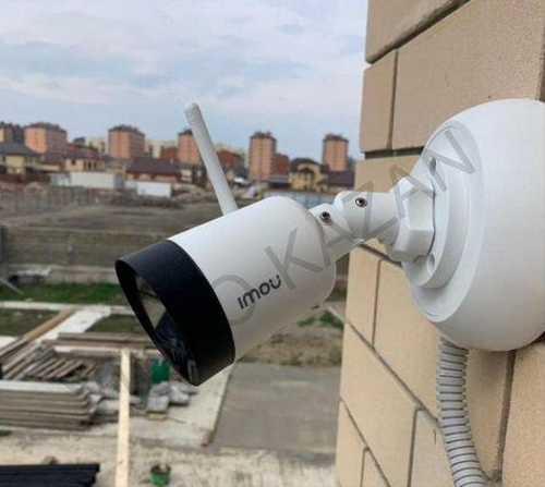 Камера видеонаблюдения на столбе с установкой