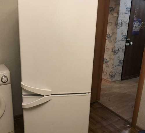 Холодильник, микроволновка и стиральная машина